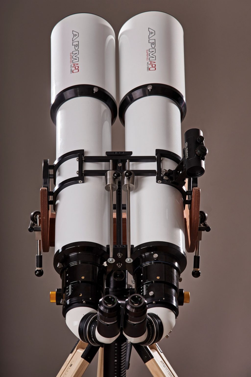 APM EMS SD-Apo Bino 140mm F/7 Telescope | Astronomy Technology Today